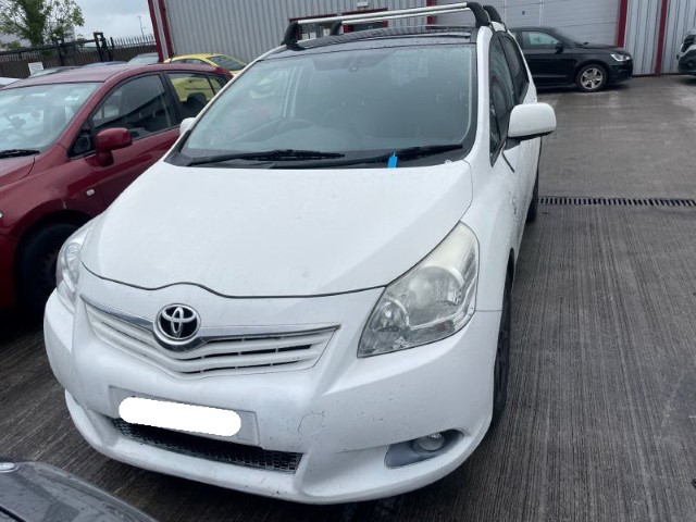 Used 2011 TOYOTA VERSO for sale at online auction | RAW2K