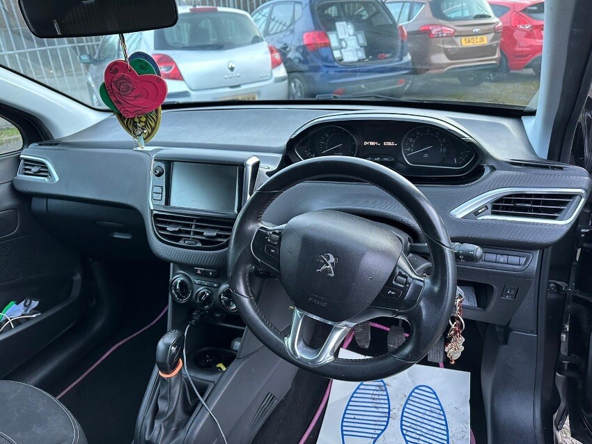 Used 2017 PEUGEOT 208 for sale at online auction | RAW2K