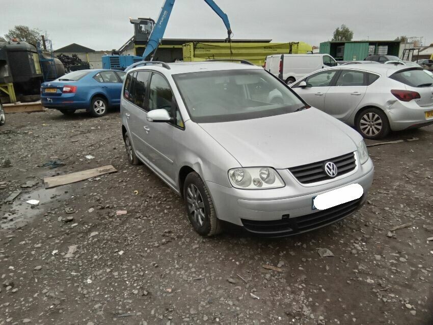 Used 2006 VOLKSWAGEN TOURAN for sale at online auction | RAW2K