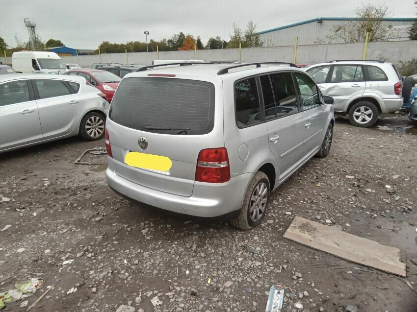 Used 2006 VOLKSWAGEN TOURAN for sale at online auction | RAW2K