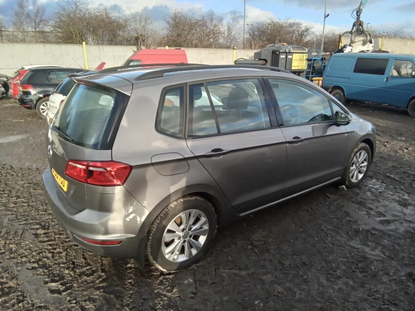 Used 2015 VOLKSWAGEN GOLF SV for sale at online auction | RAW2K
