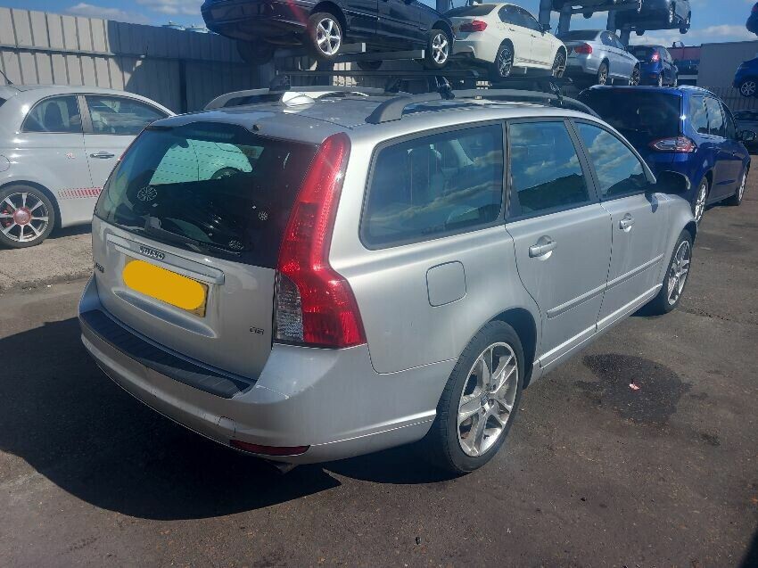 Used 2009 VOLVO V50 for sale at online auction | RAW2K