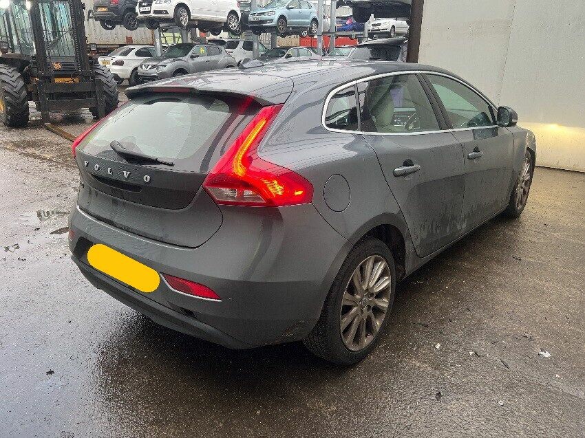 Used 2013 VOLVO V40 for sale at online auction | RAW2K