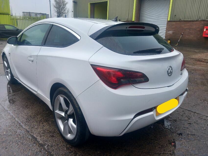 Used 2014 VAUXHALL ASTRA GTC for sale at online auction | RAW2K