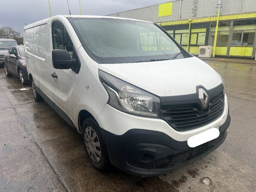 Used 2015 RENAULT TRAFIC for sale at online auction | RAW2K