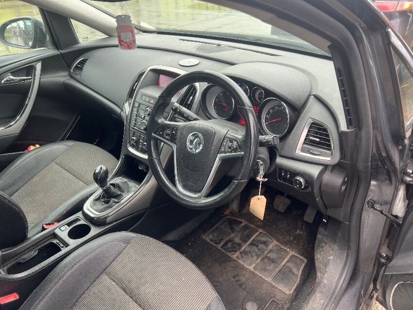 Used 2010 VAUXHALL ASTRA for sale at online auction | RAW2K