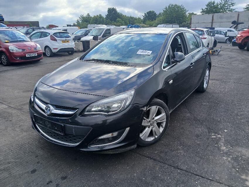 Used 2015 VAUXHALL ASTRA for sale at online auction | RAW2K