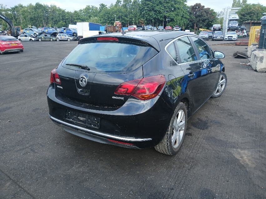 Used 2015 VAUXHALL ASTRA for sale at online auction | RAW2K