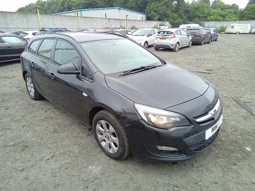 Used 2014 VAUXHALL ASTRA for sale at online auction | RAW2K