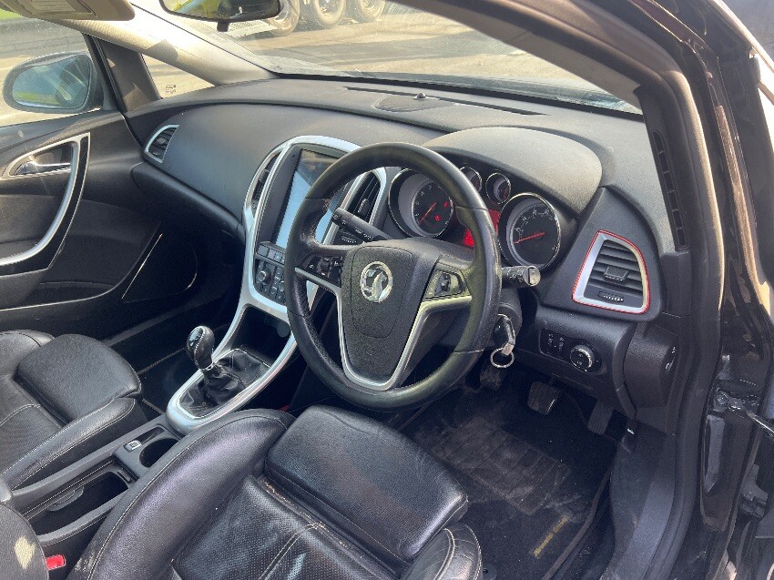 Used 2011 VAUXHALL ASTRA for sale at online auction | RAW2K