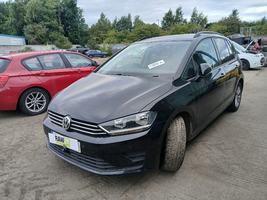 Used 2015 VOLKSWAGEN GOLF SV for sale at online auction | RAW2K