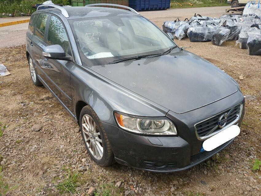 Used 2010 VOLVO V50 for sale at online auction | RAW2K